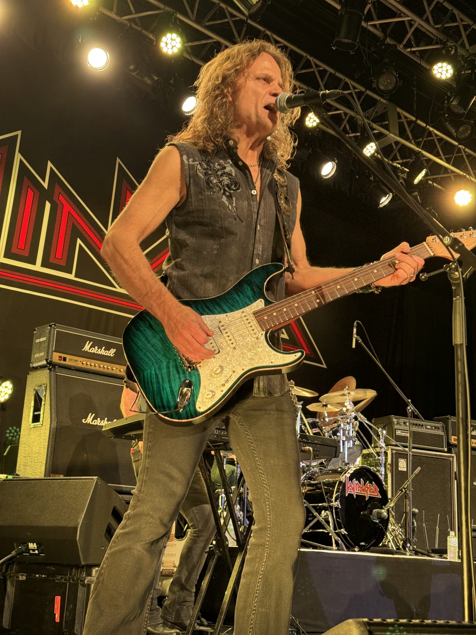 WINGER - CREATIVEMAN PRODUCTIONS